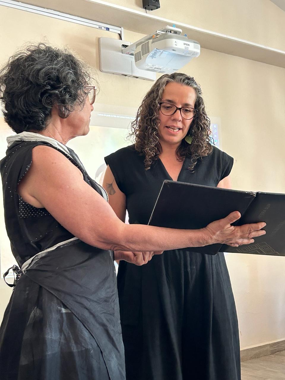 Elda del Carmen Acosta Montes de Ocal obtiene el grado de Maestra en ...